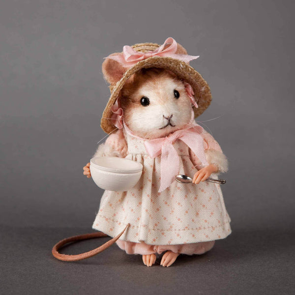 Little Miss Muffet Mouse | R. John Wright Dolls