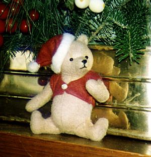 Santa Pooh | R. John Wright Dolls